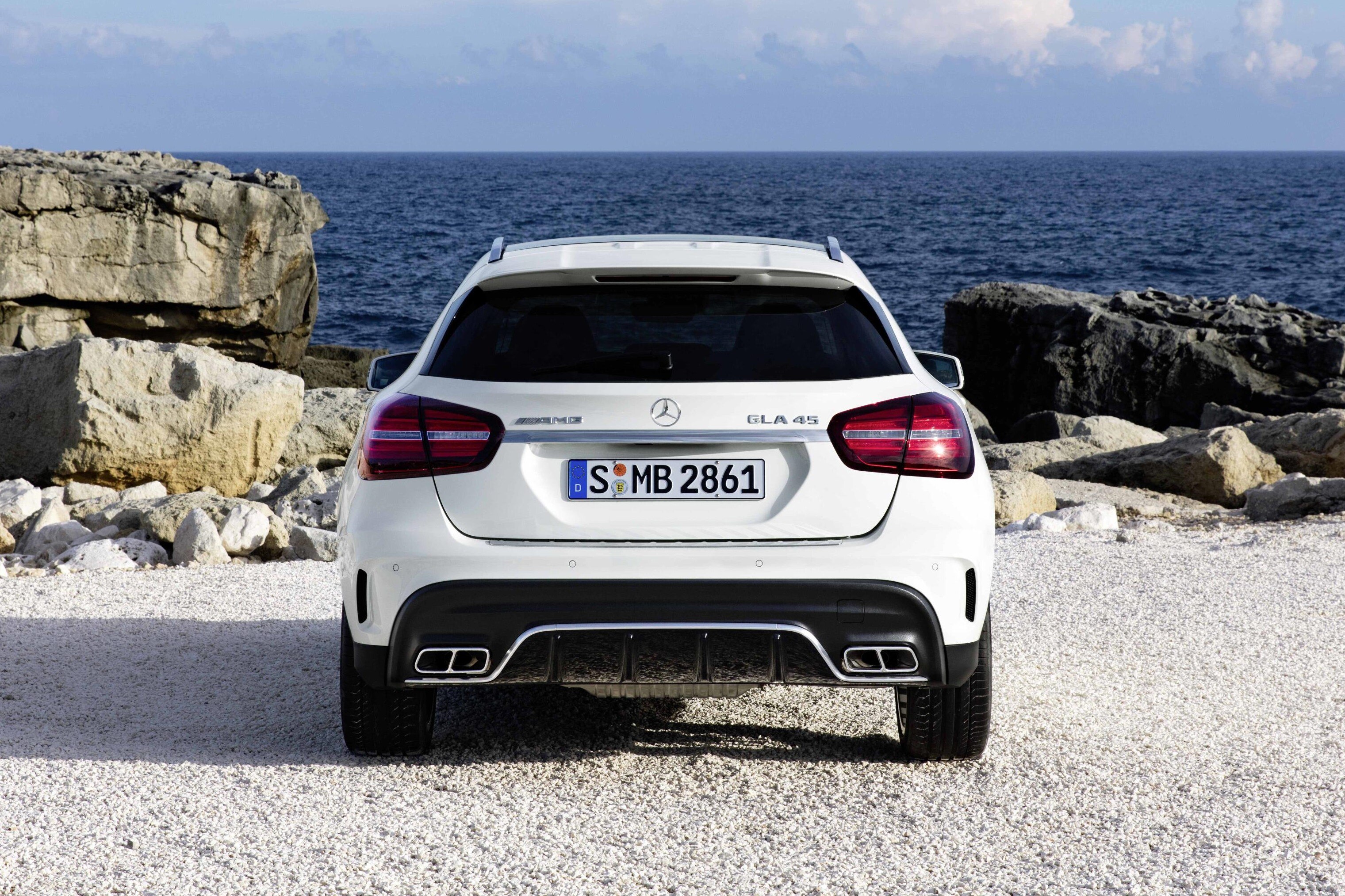 Mercedes-Benz GLA Review | Motors.co.uk